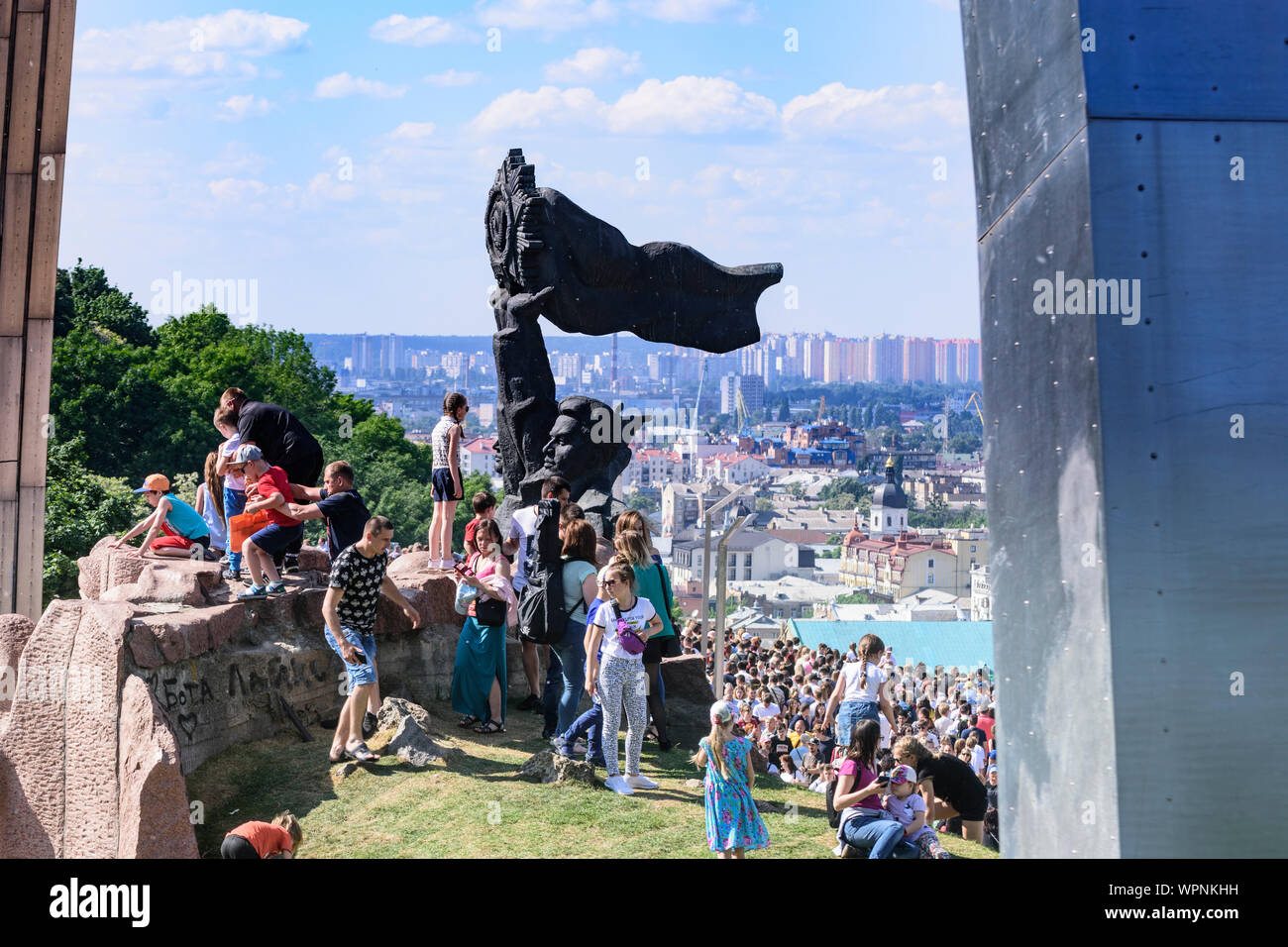 Kiev, Kyiv: People's Friendship Arch (Friendship of Nations Monument ...