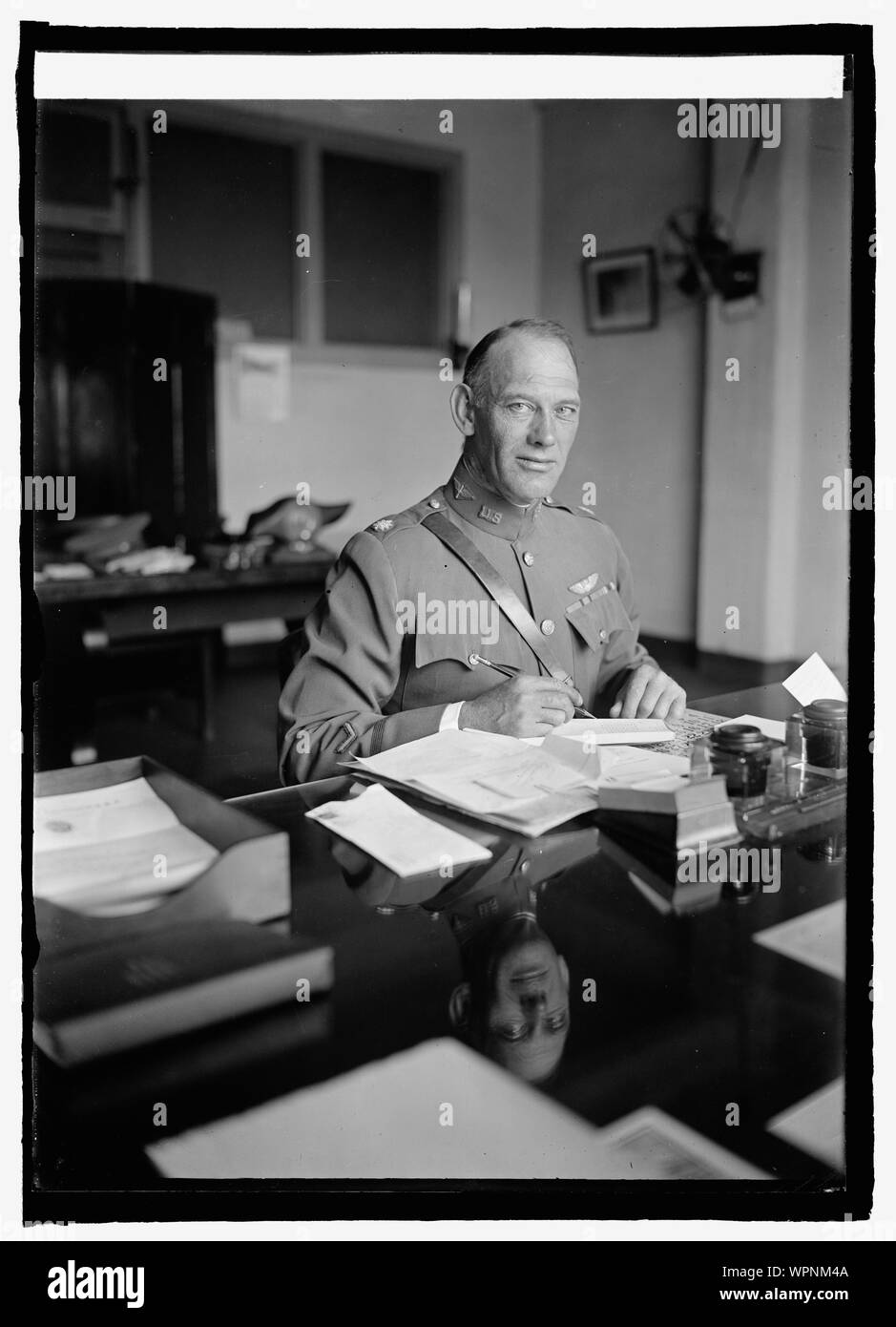 Air service chief hi-res stock photography and images - Alamy