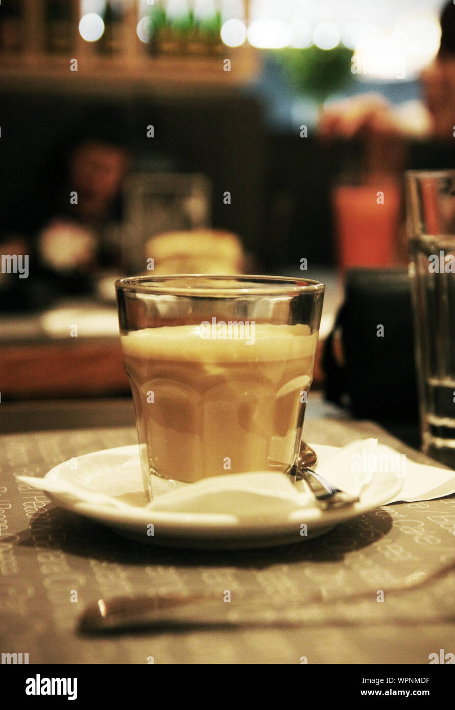 Restaurant coffee cup hi-res stock photography and images - Alamy