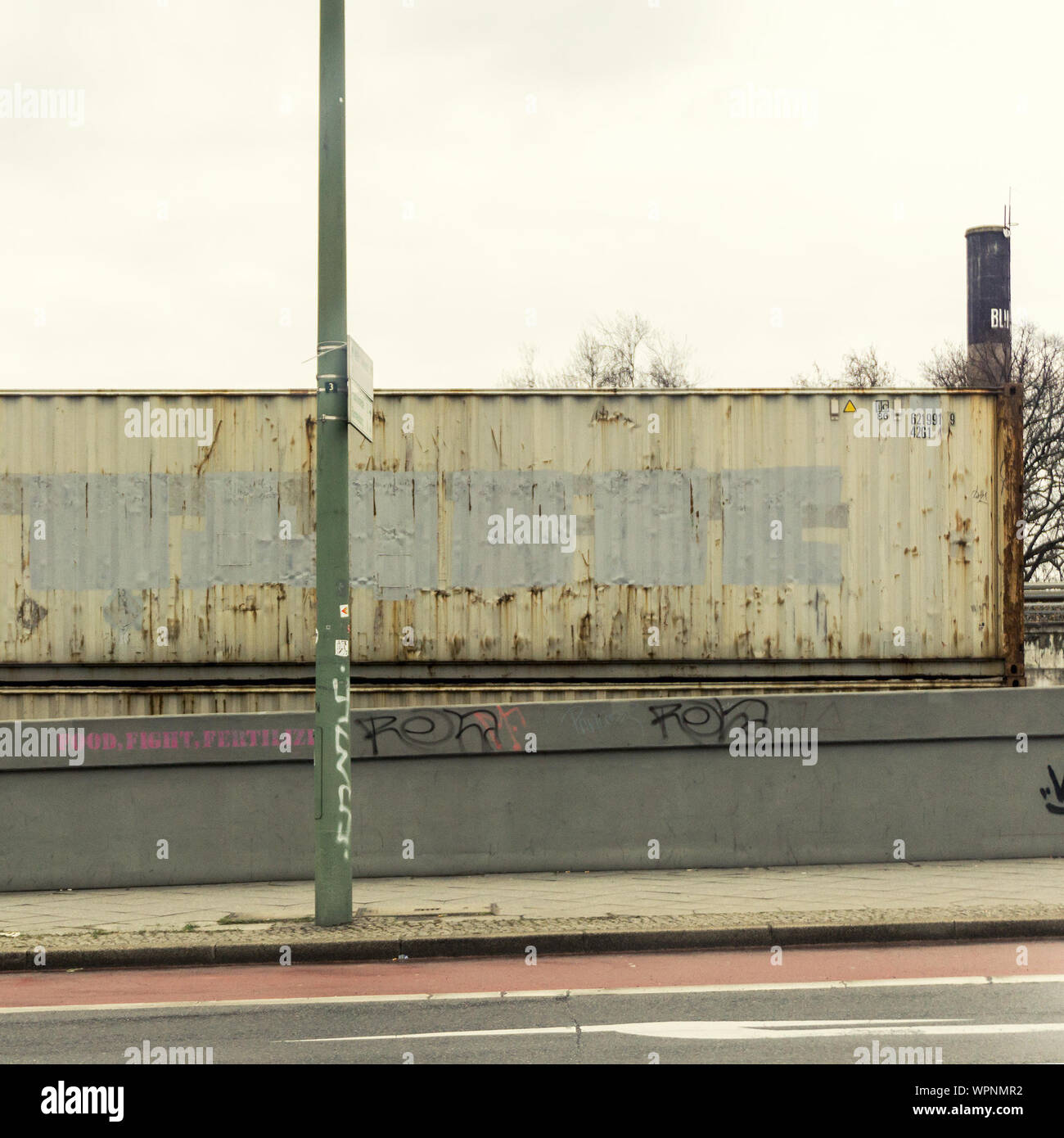 Graffiti on the street hi-res stock photography and images - Alamy