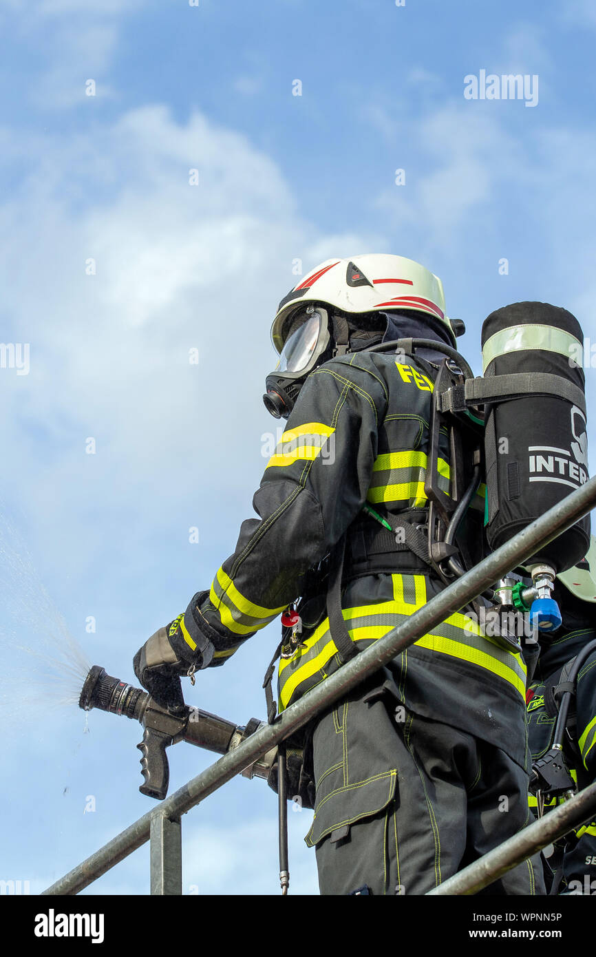 Live fire training exercises hi-res stock photography and images - Alamy