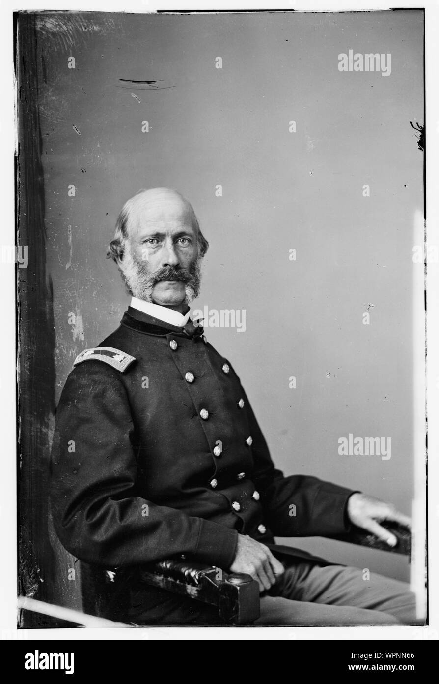 Lt col white hi-res stock photography and images - Alamy