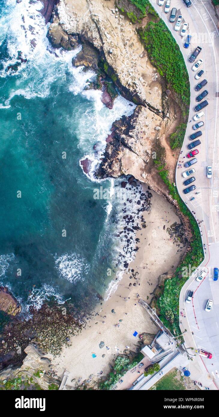 Cliff above water hi-res stock photography and images - Alamy