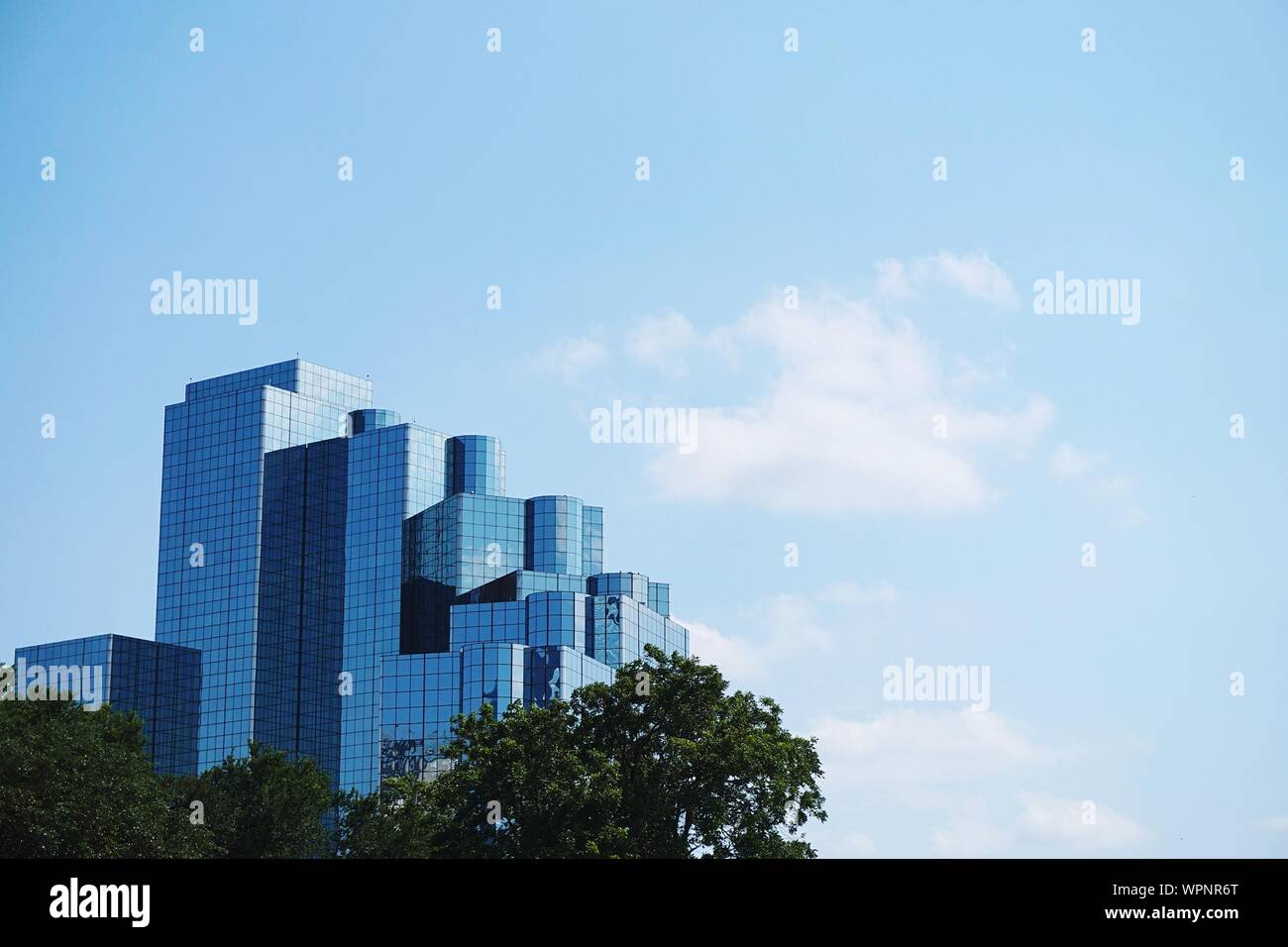 Dallas modern buildings hi-res stock photography and images - Alamy