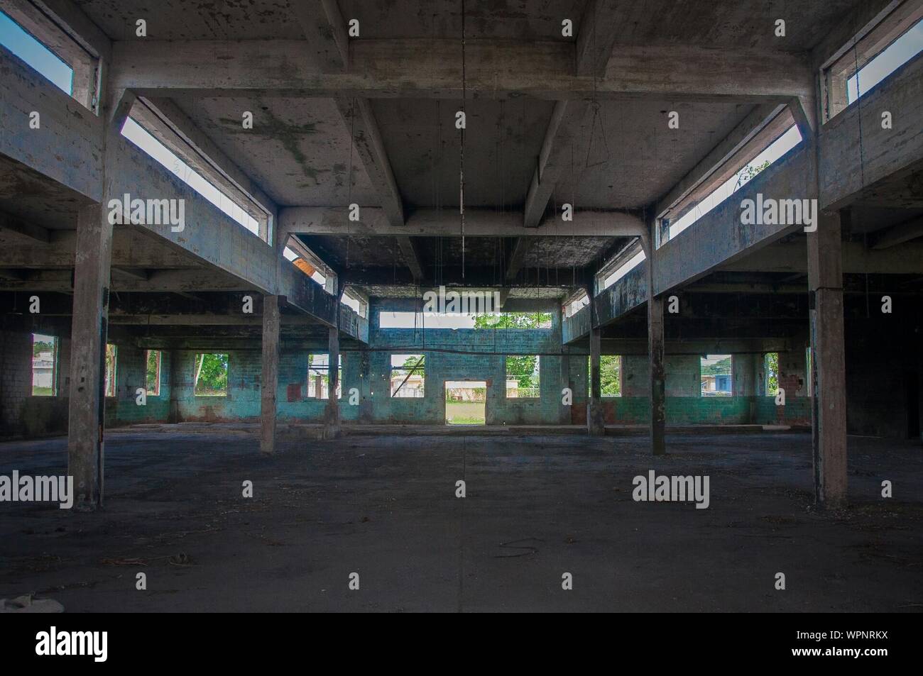 Empty old warehouse hi-res stock photography and images - Alamy