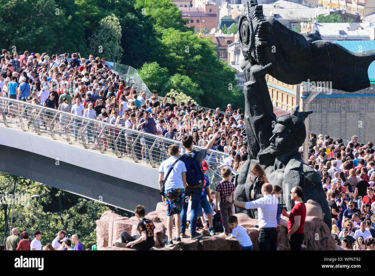 Kiev, Kyiv: People's Friendship Arch (Friendship of Nations Monument ...