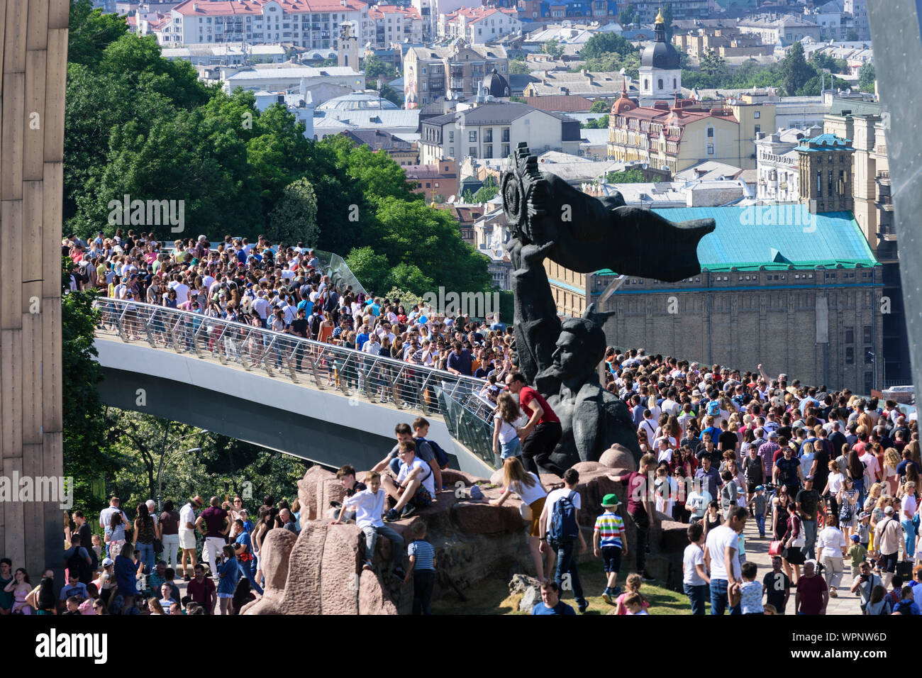 Kiev, Kyiv: People's Friendship Arch (Friendship of Nations Monument ...