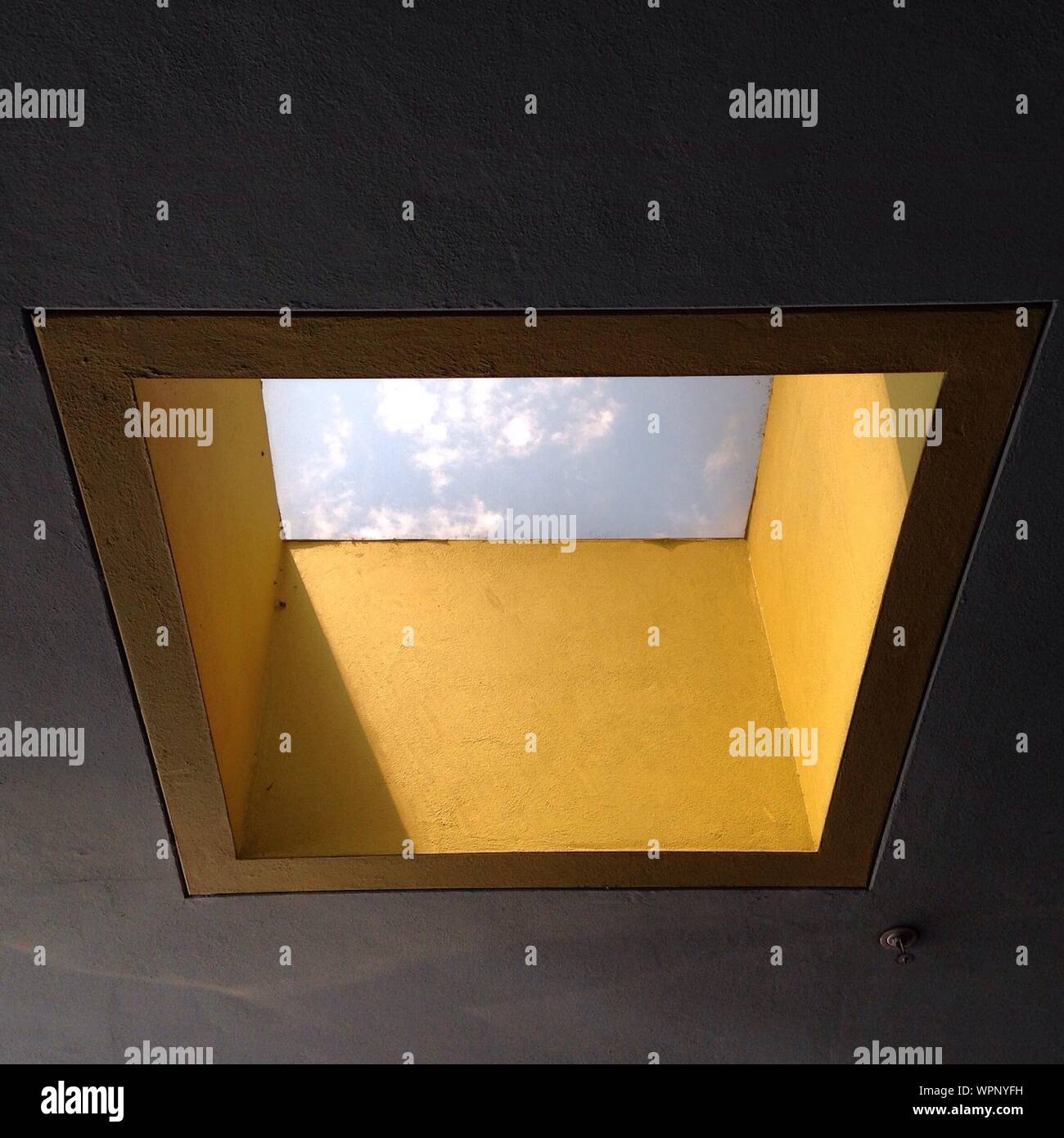 Square ceiling hi-res stock photography and images - Alamy
