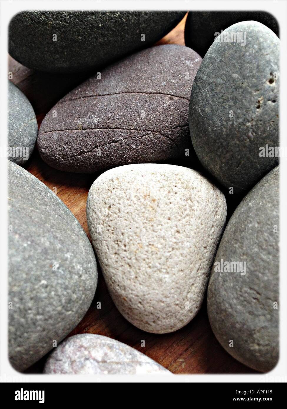Medium pebbles hi-res stock photography and images - Alamy