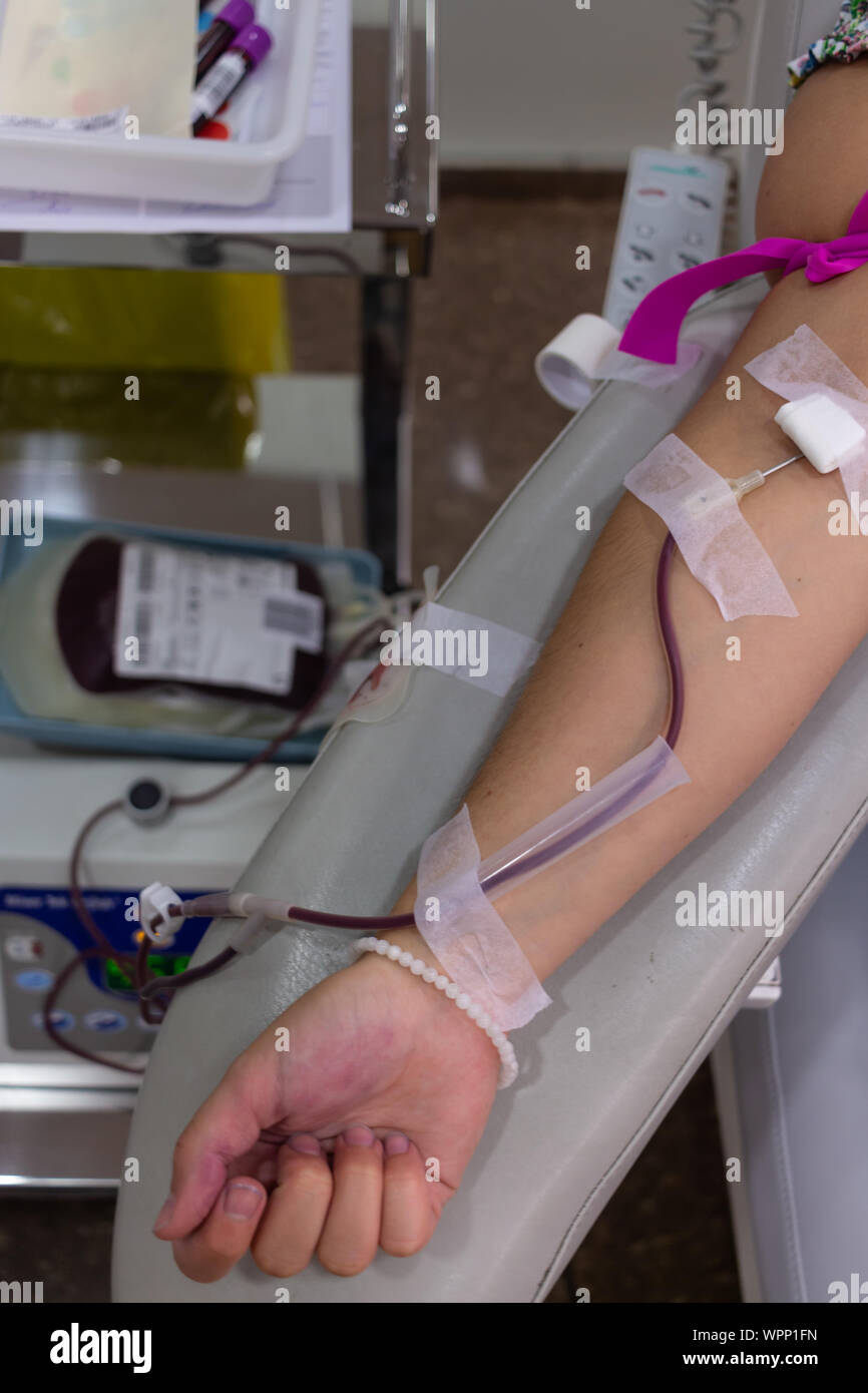 Injection moment hi-res stock photography and images - Alamy