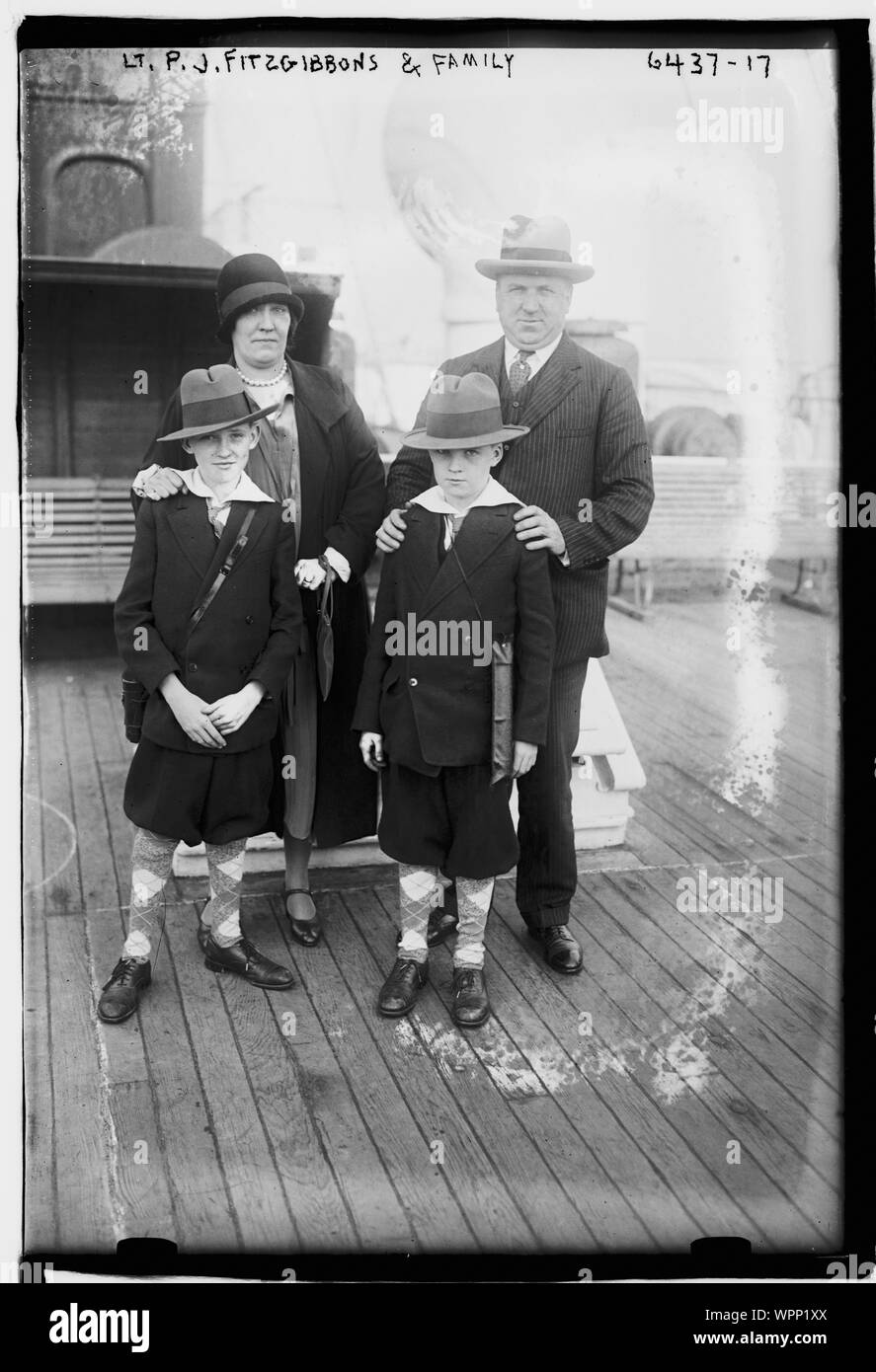 Lt. P.J. Fitzgibbons and family Stock Photo - Alamy