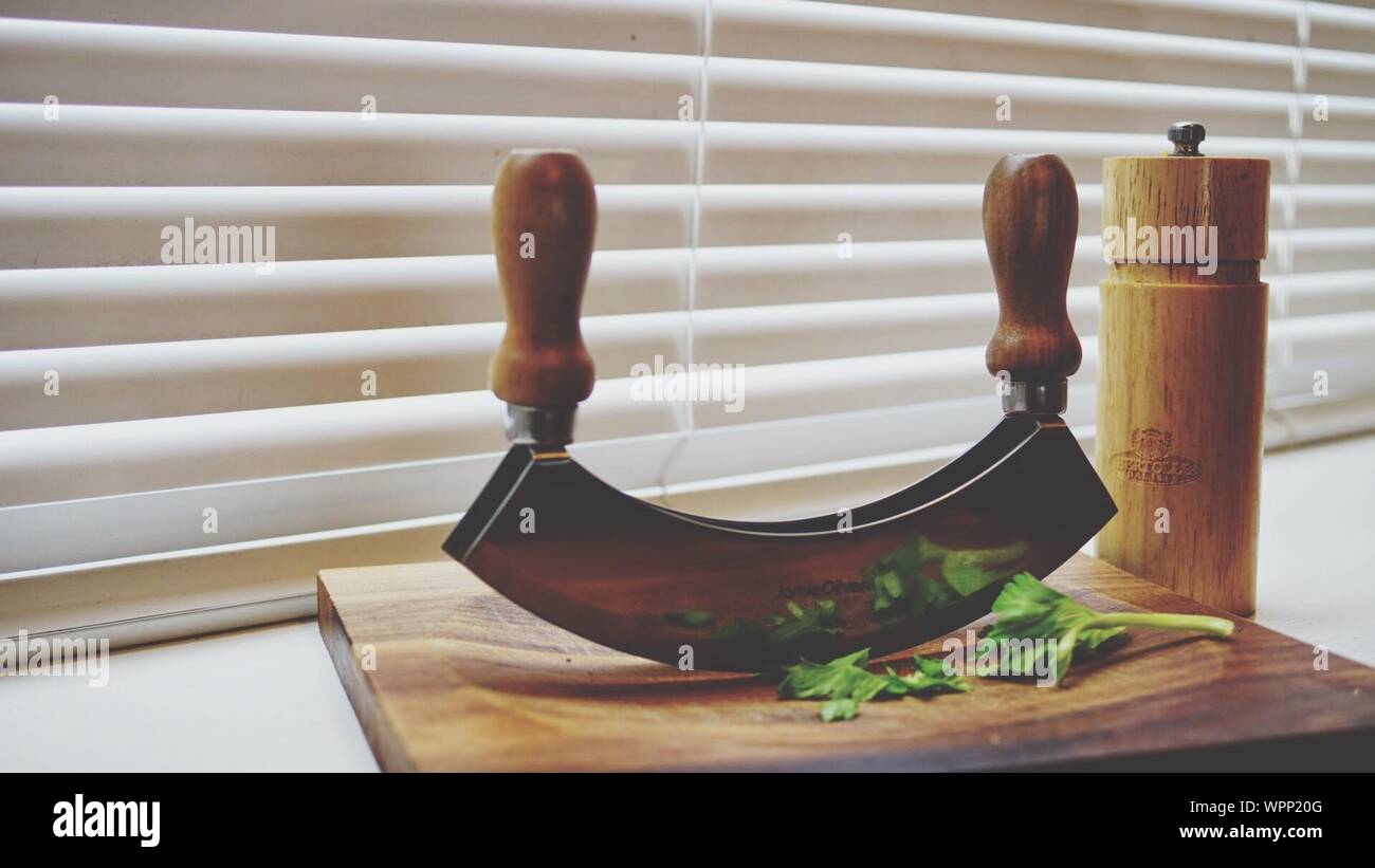 Shutter leaf hi-res stock photography and images - Alamy