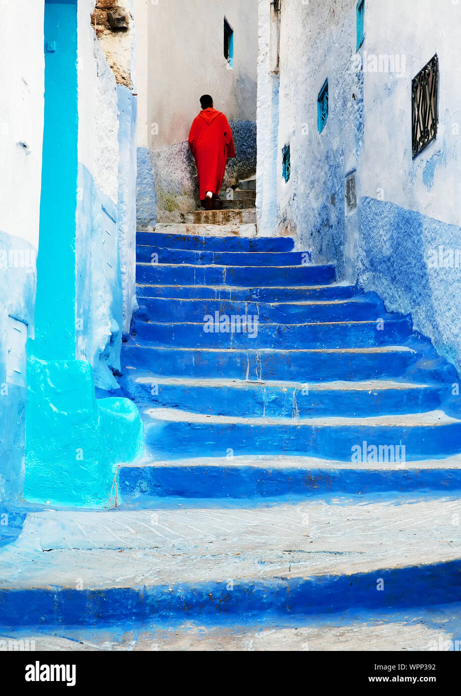 Moving old man hi-res stock photography and images - Alamy