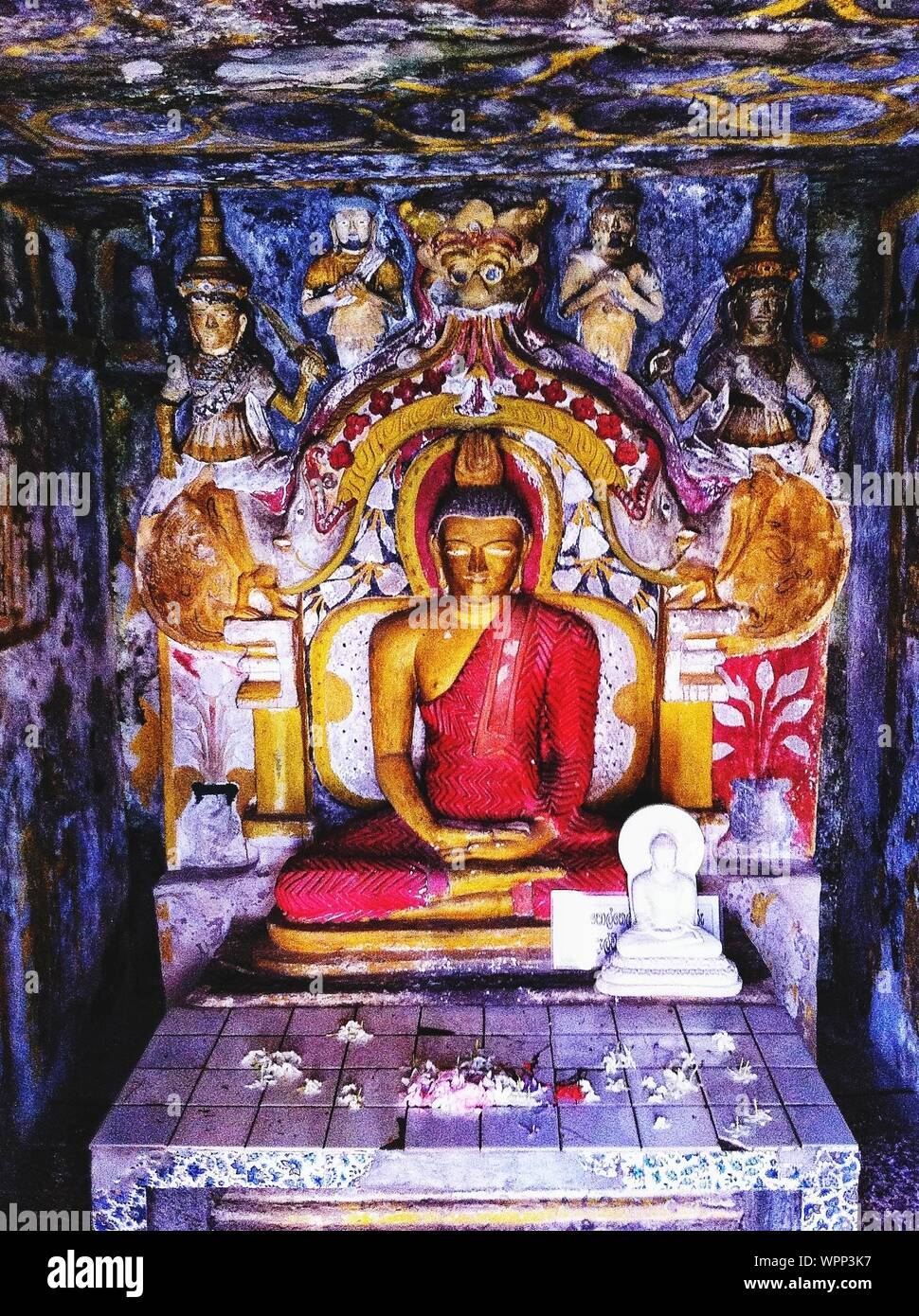 Ancient shrine buddha gadaladeniya temple hi-res stock photography and ...