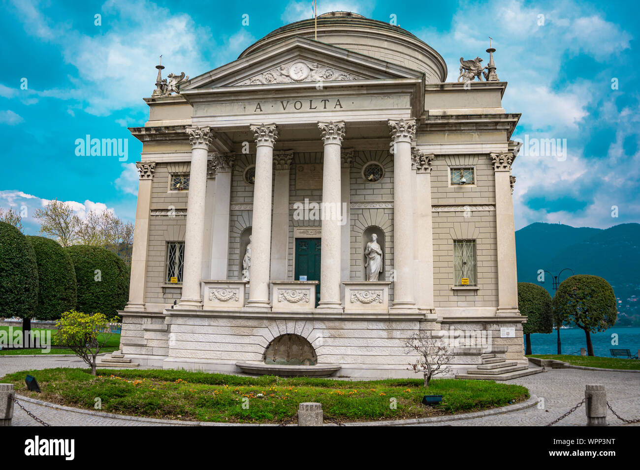 Alessandro volta museum in como hi-res stock photography and images - Alamy