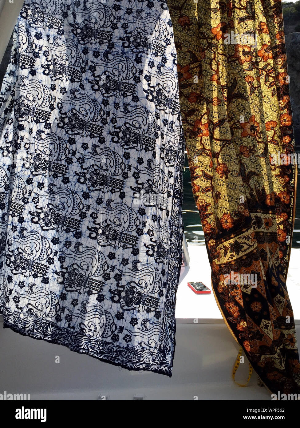 Hanging fabric hi-res stock photography and images - Alamy