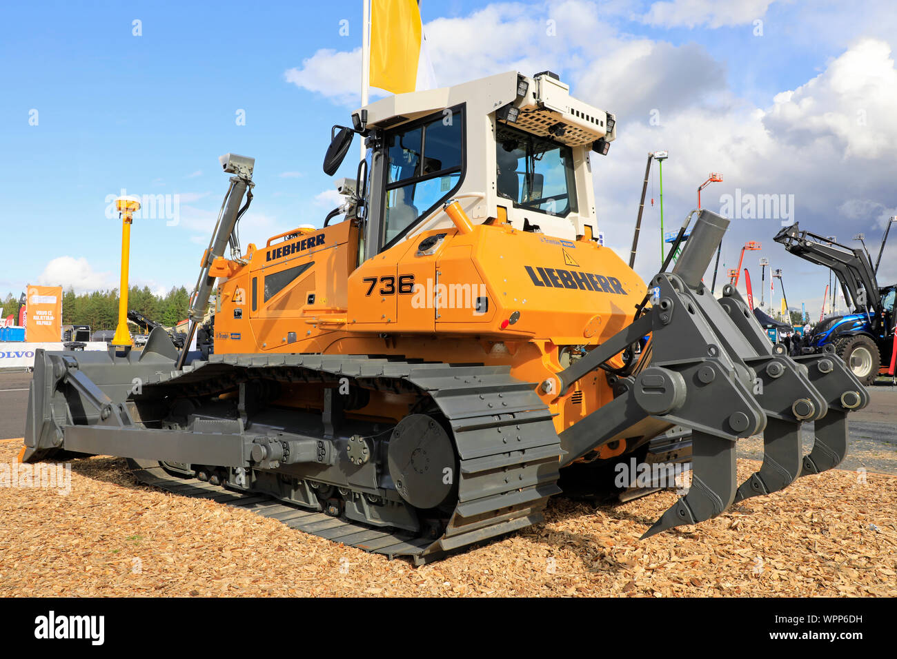 Bulldozer ripper hi-res stock photography and images - Alamy