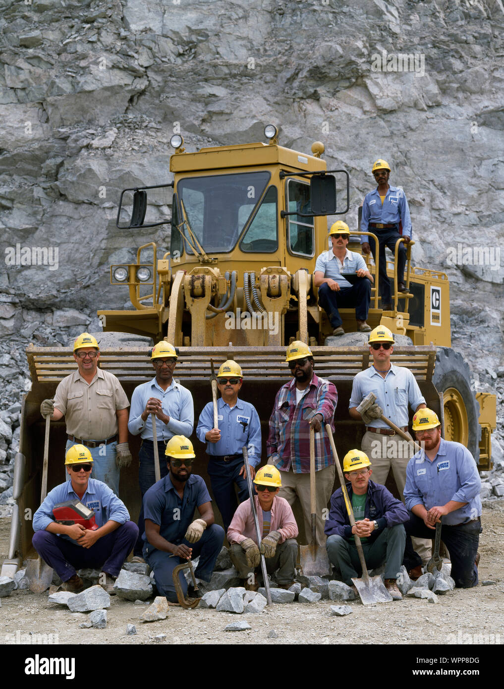 Quarry workers hi-res stock photography and images - Alamy