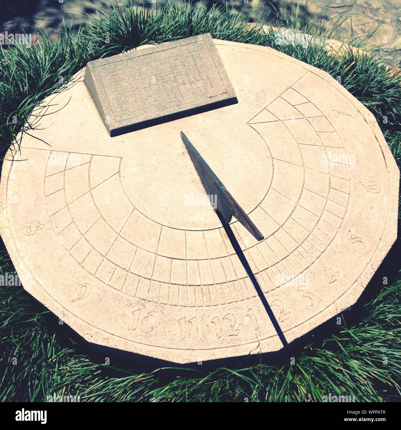 Close up sundial hi-res stock photography and images - Alamy