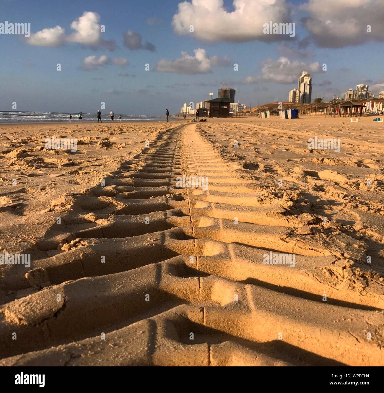 Tire tracks sand beach hi-res stock photography and images - Alamy