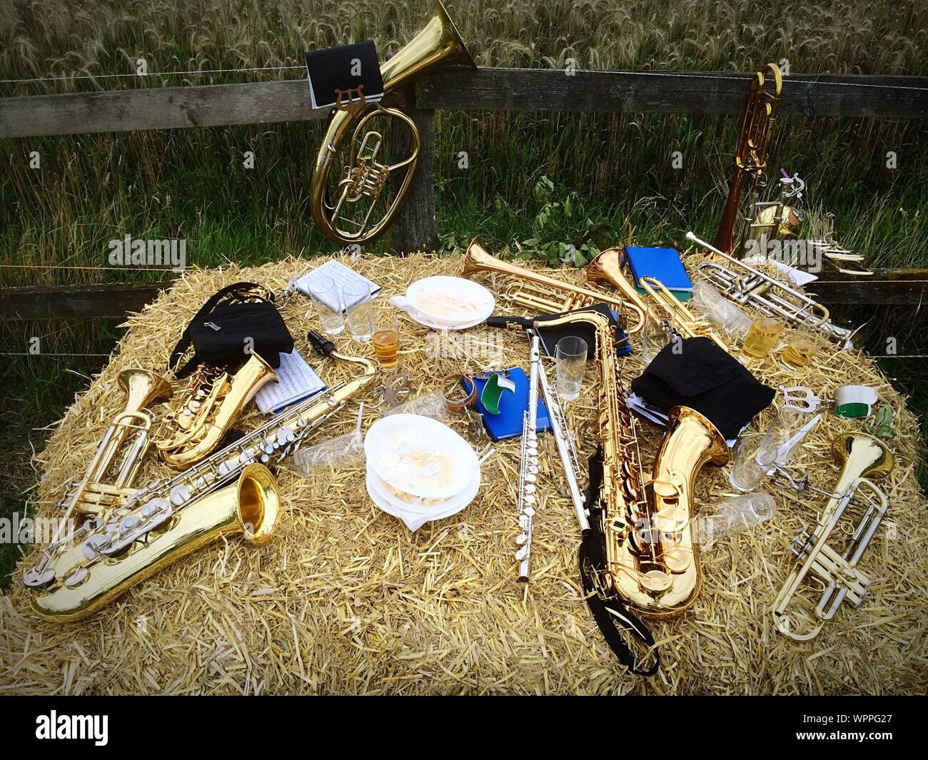 Field instruments hi-res stock photography and images - Alamy