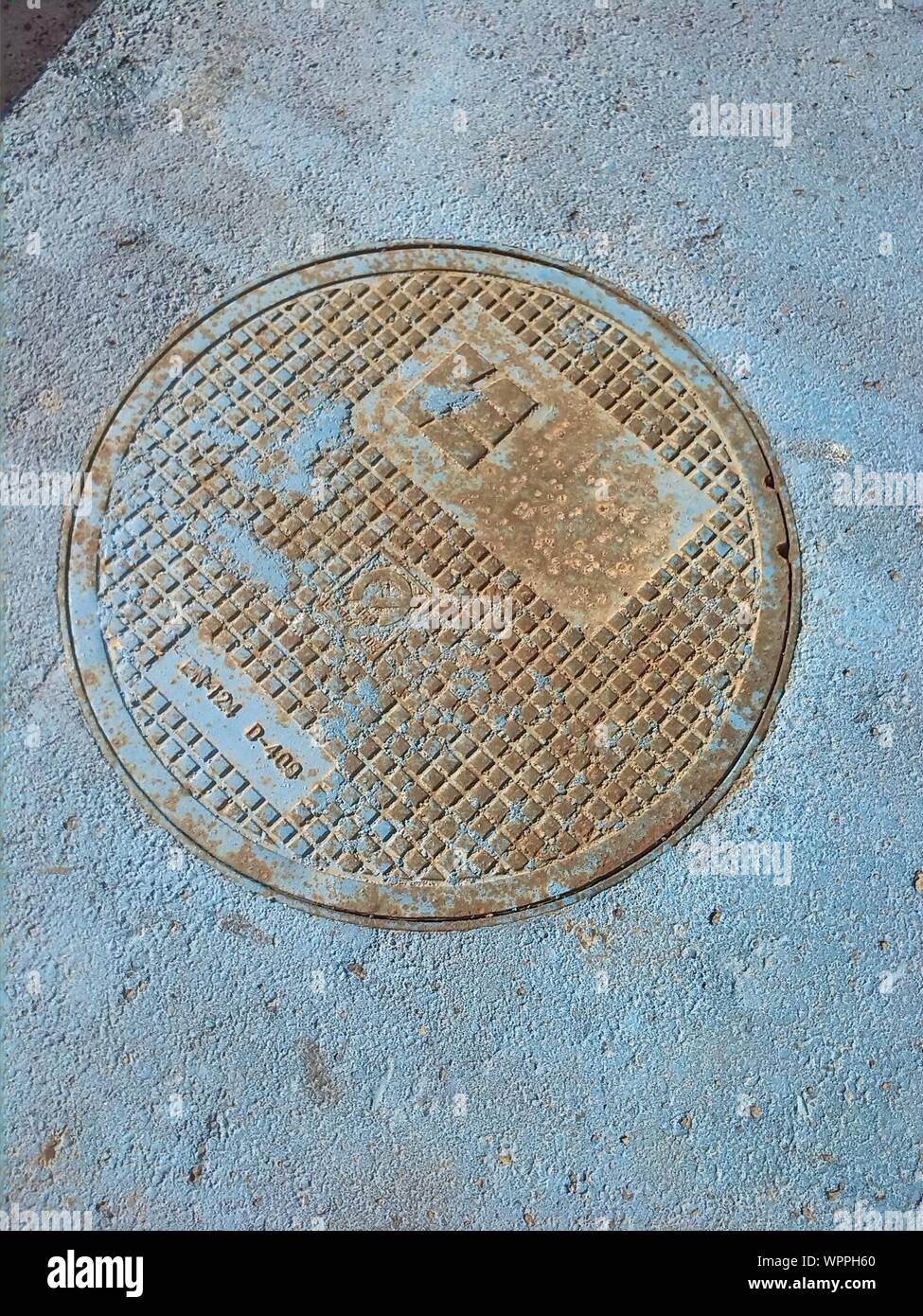 Manhole covering hi-res stock photography and images - Alamy