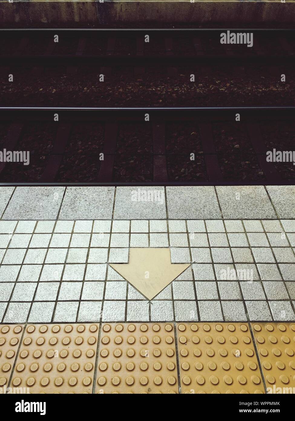 Platform marking hi-res stock photography and images - Alamy