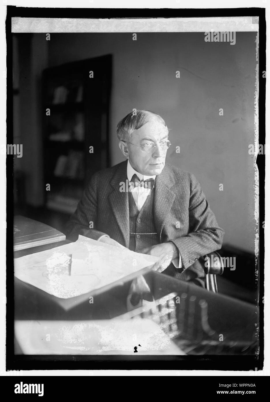 Federal white Black and White Stock Photos & Images - Alamy