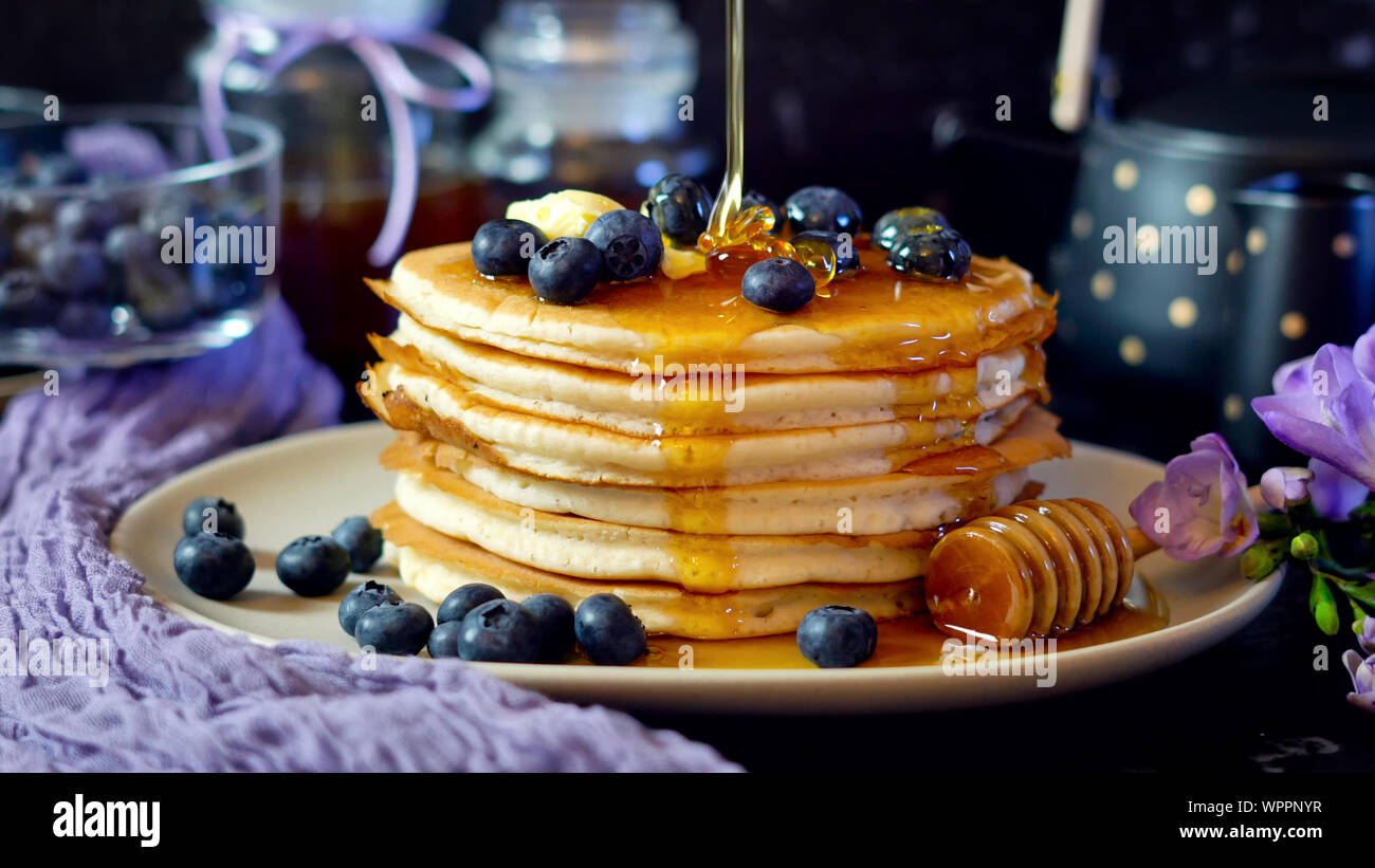 Honey jars stack hi-res stock photography and images - Alamy