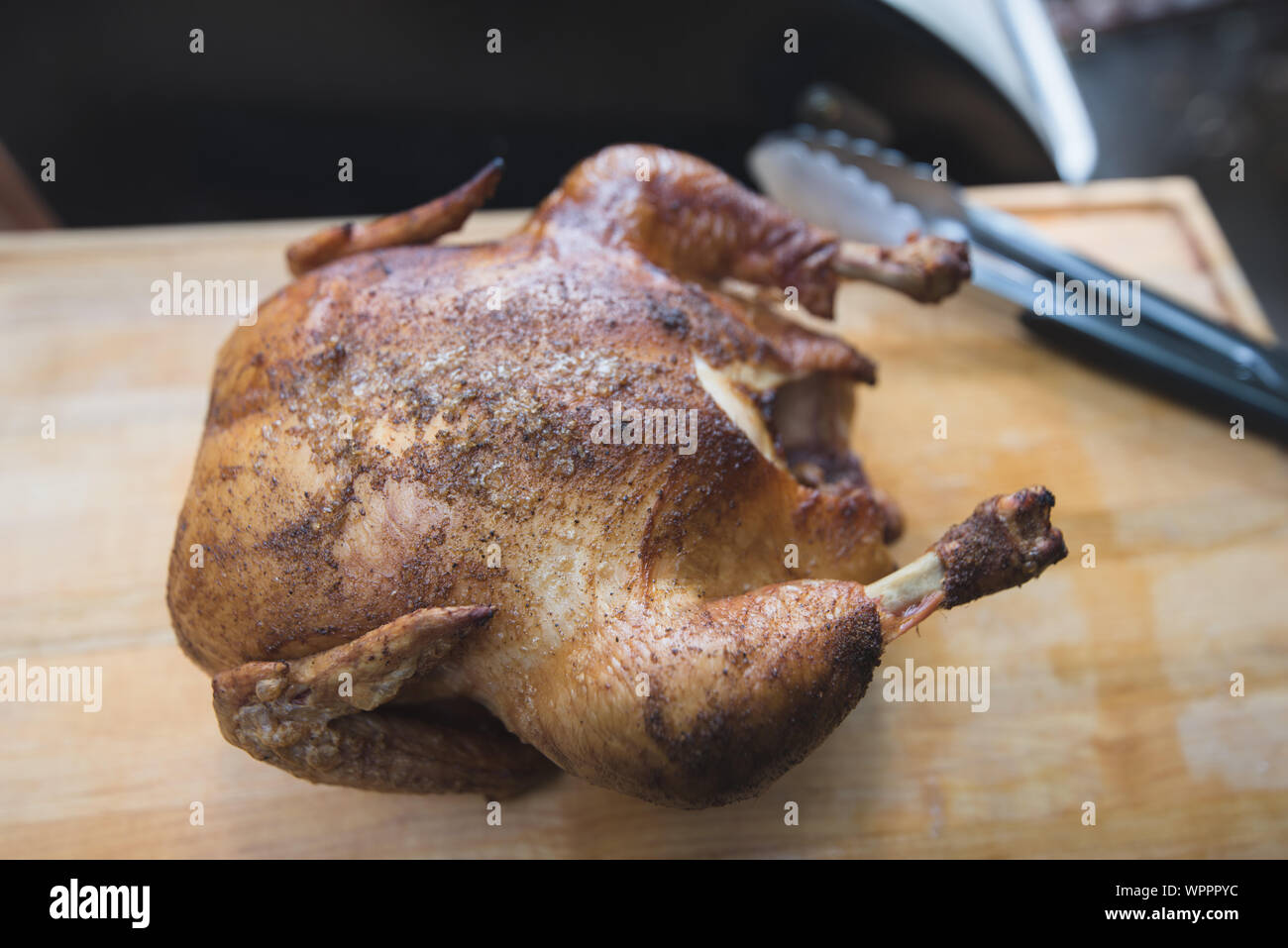 Golden crispy whole roast chicken Stock Photo - Alamy