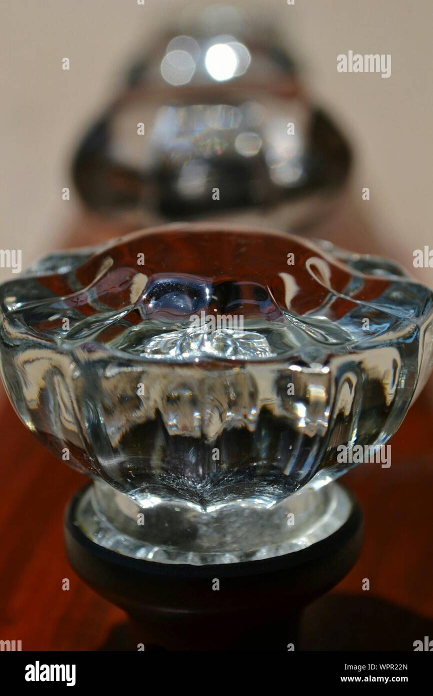 Empty crystal ashtray hi-res stock photography and images - Alamy