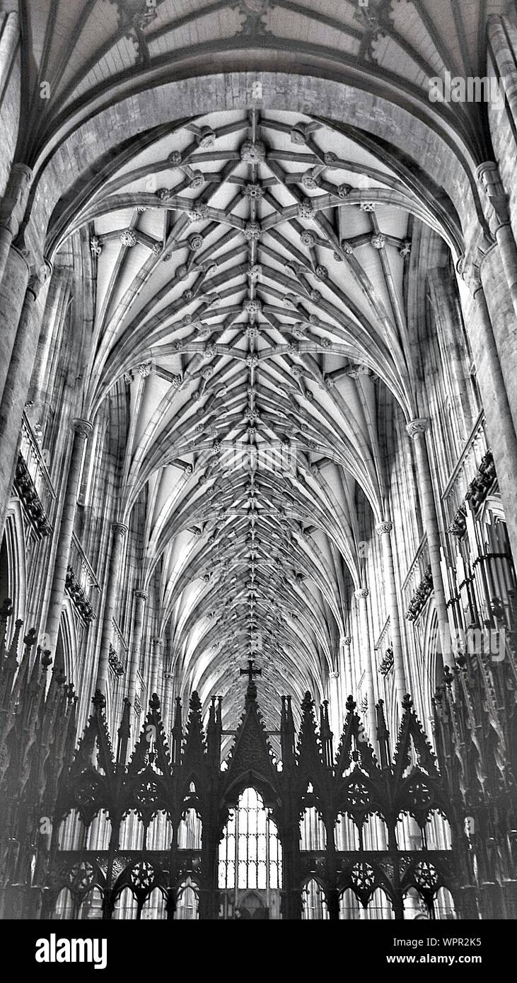 Interior of winchester cathedral hi-res stock photography and images ...