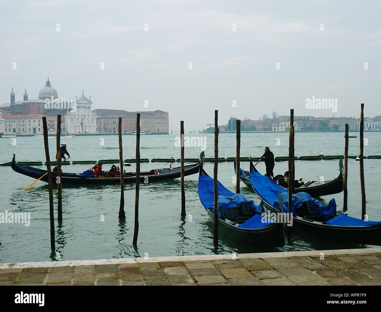 Traditional italian boats hi-res stock photography and images - Alamy