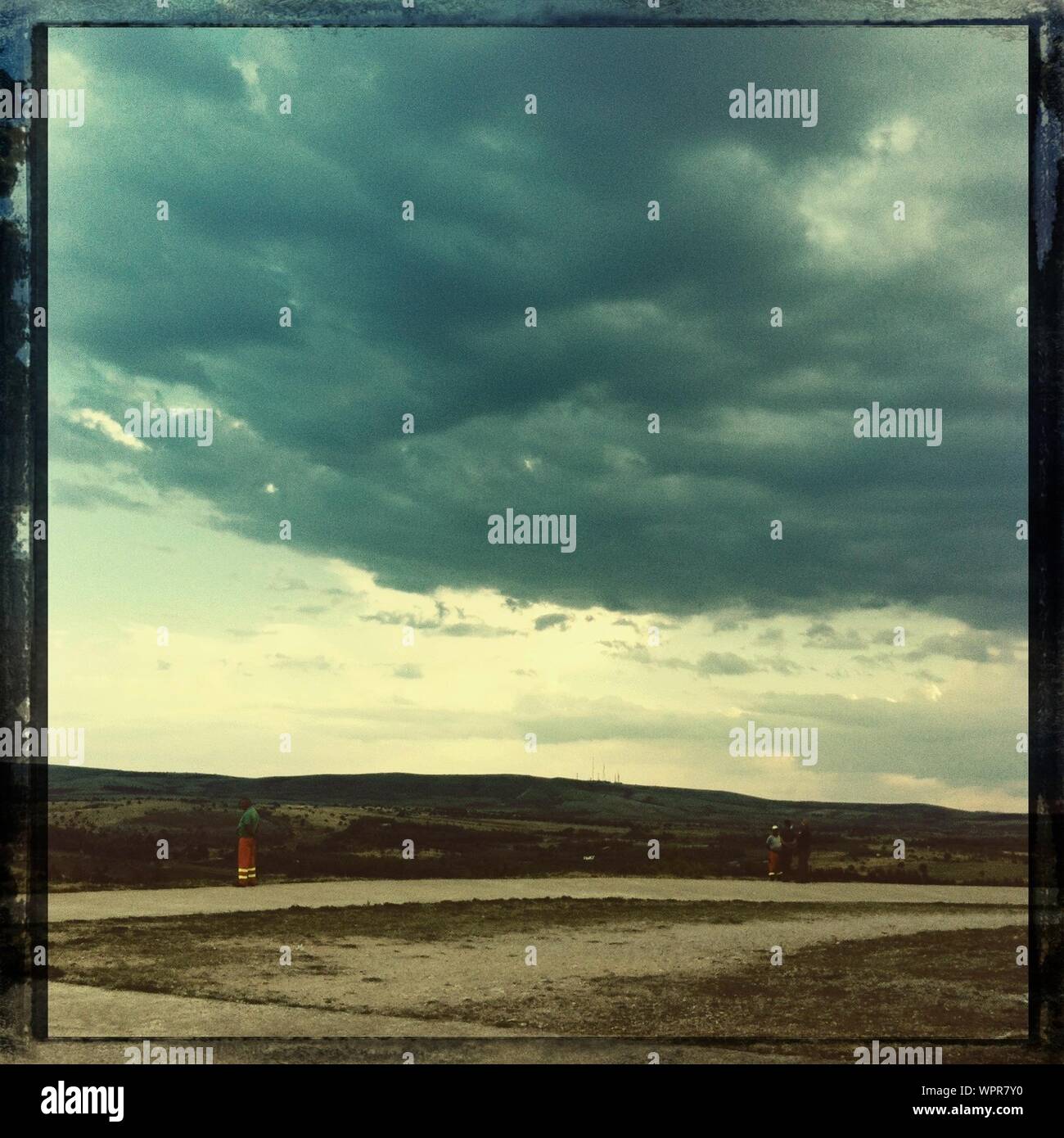 Open countryside hi-res stock photography and images - Alamy