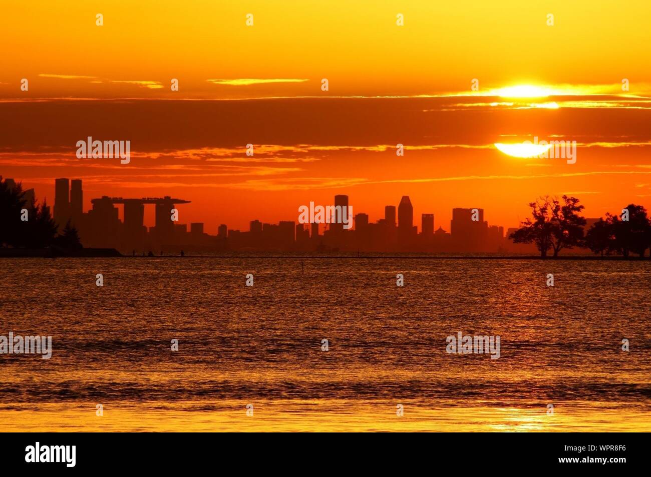 Orange city skyline hi-res stock photography and images - Alamy