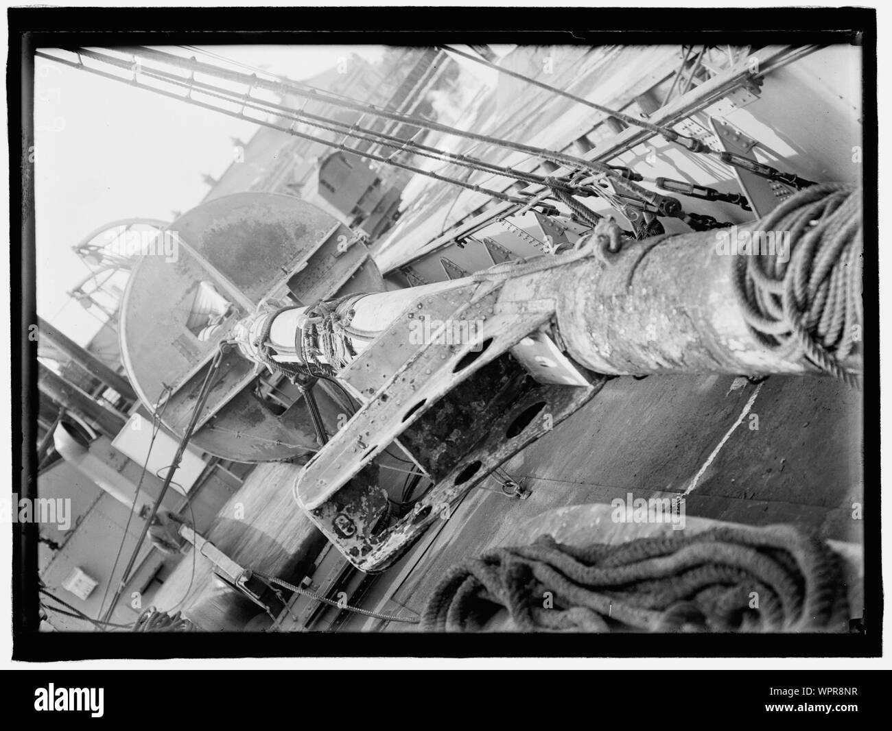 MAINE, U.S.S. MAST FROM 'MAINE' Stock Photo - Alamy