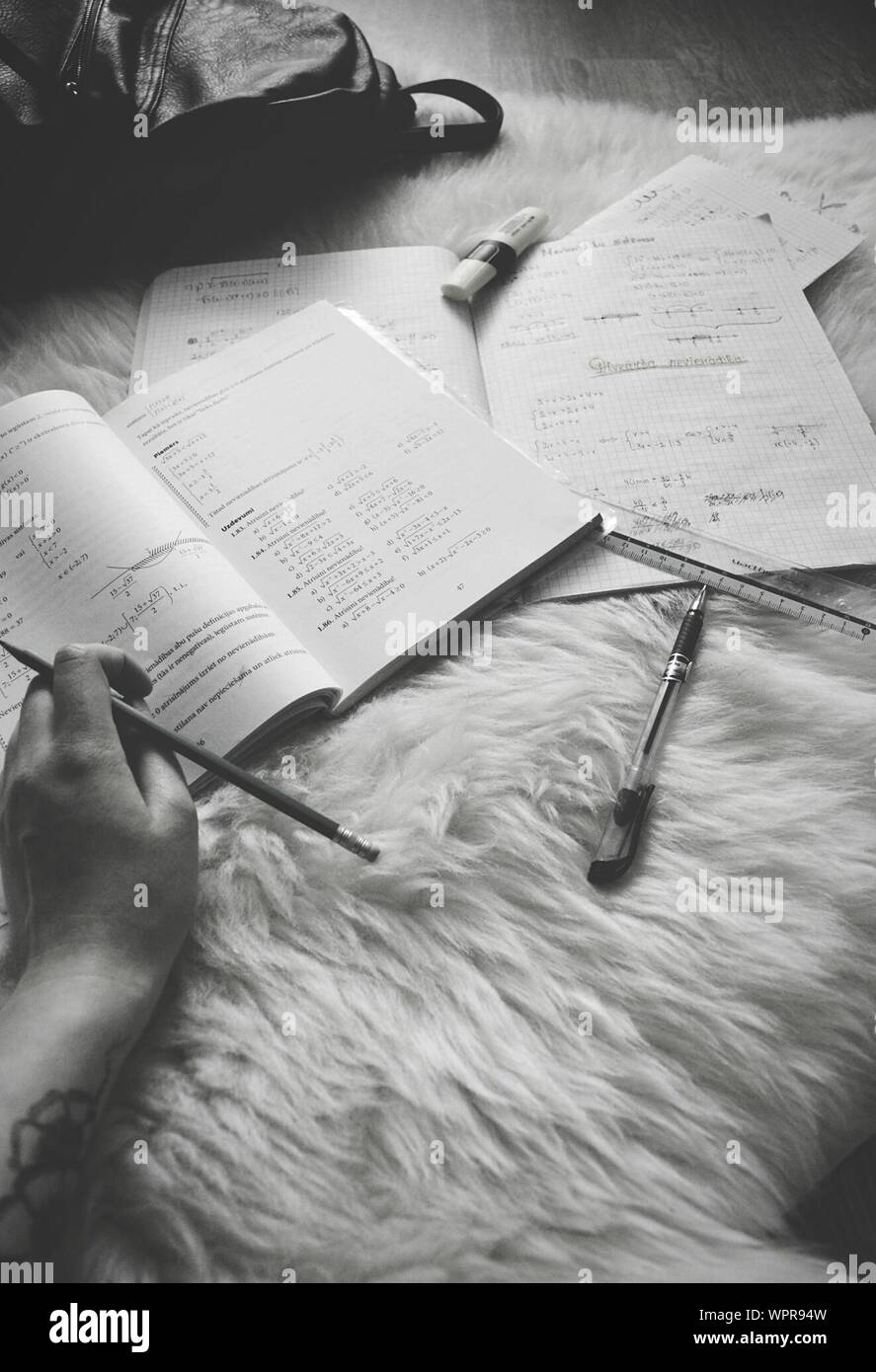 Real fake image hi-res stock photography and images - Alamy