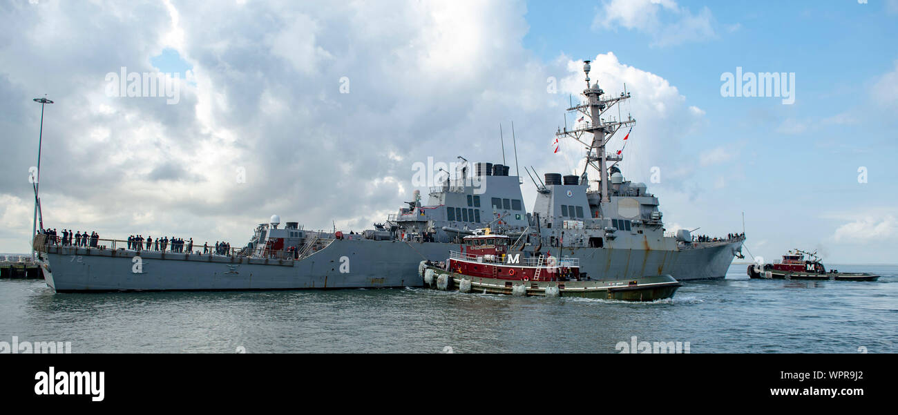 Uss mahan ddg 72 hi-res stock photography and images - Alamy