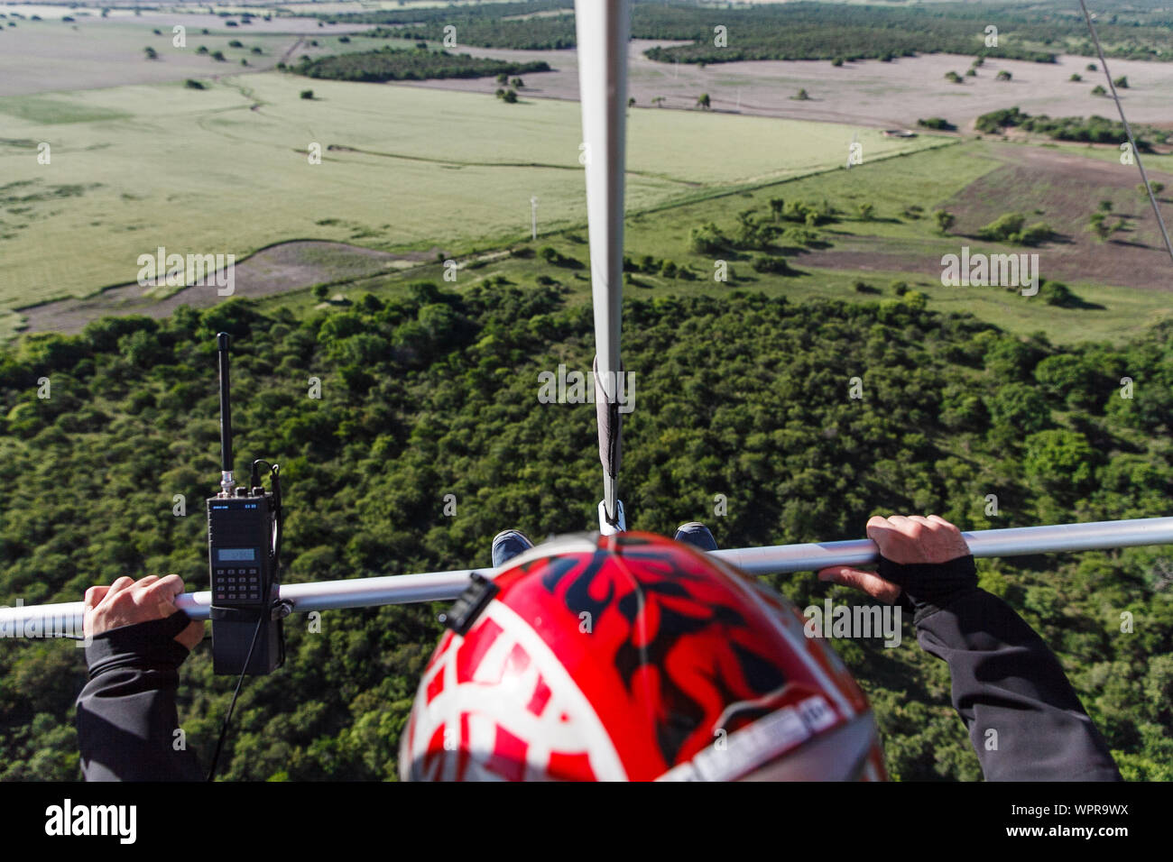 Hand gliding hi-res stock photography and images - Alamy