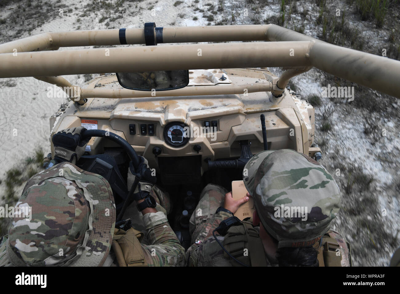 Airfield perimeter hi-res stock photography and images - Alamy