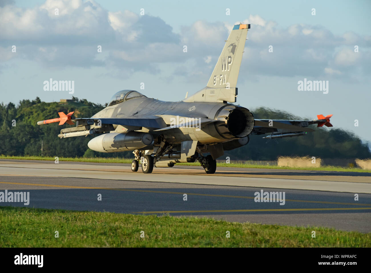 A U.S. Air Force F-16 Fighting Falcon from the 8th Fighter Wing taxis ...