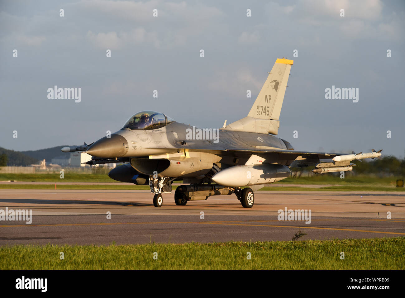 A U.S. Air Force F-16 Fighting Falcon assigned to the 8th Fighter Wing ...