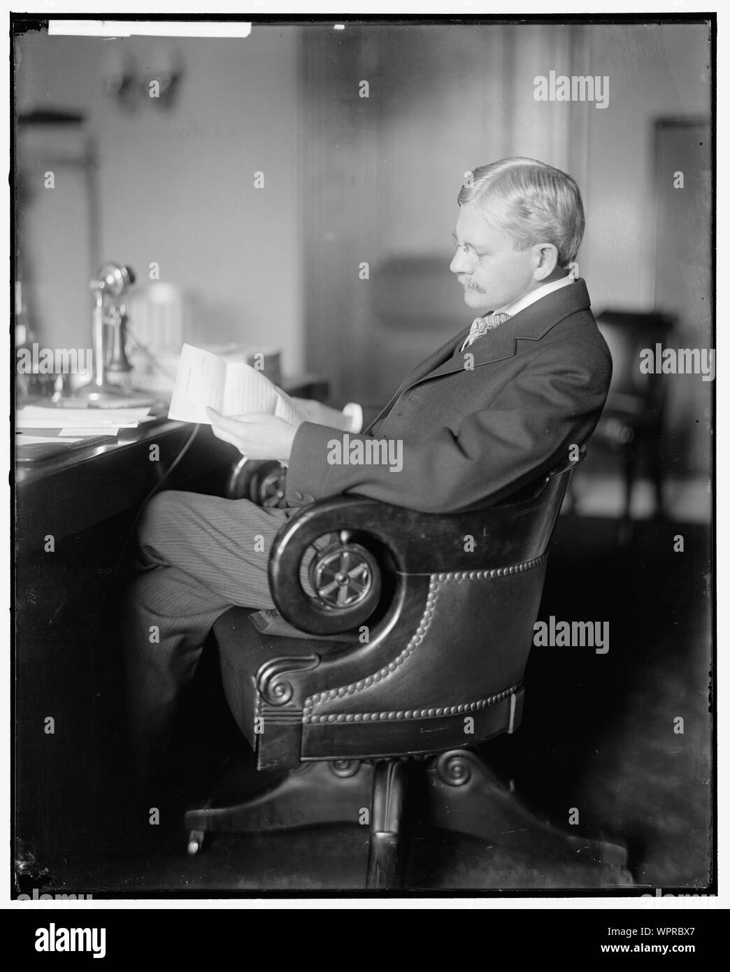 MARSHALL, THOMAS R. HONORABLE. AT DESK Stock Photo - Alamy