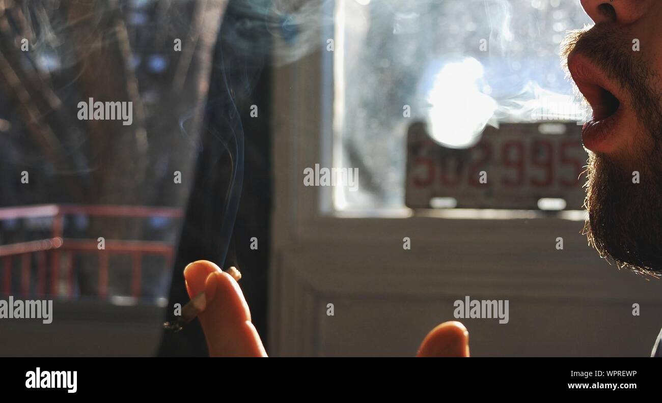 Man smoking weed hi-res stock photography and images - Alamy