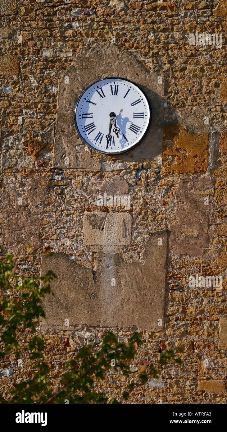Brick Wall With Clock High Resolution Stock Photography and Images - Alamy