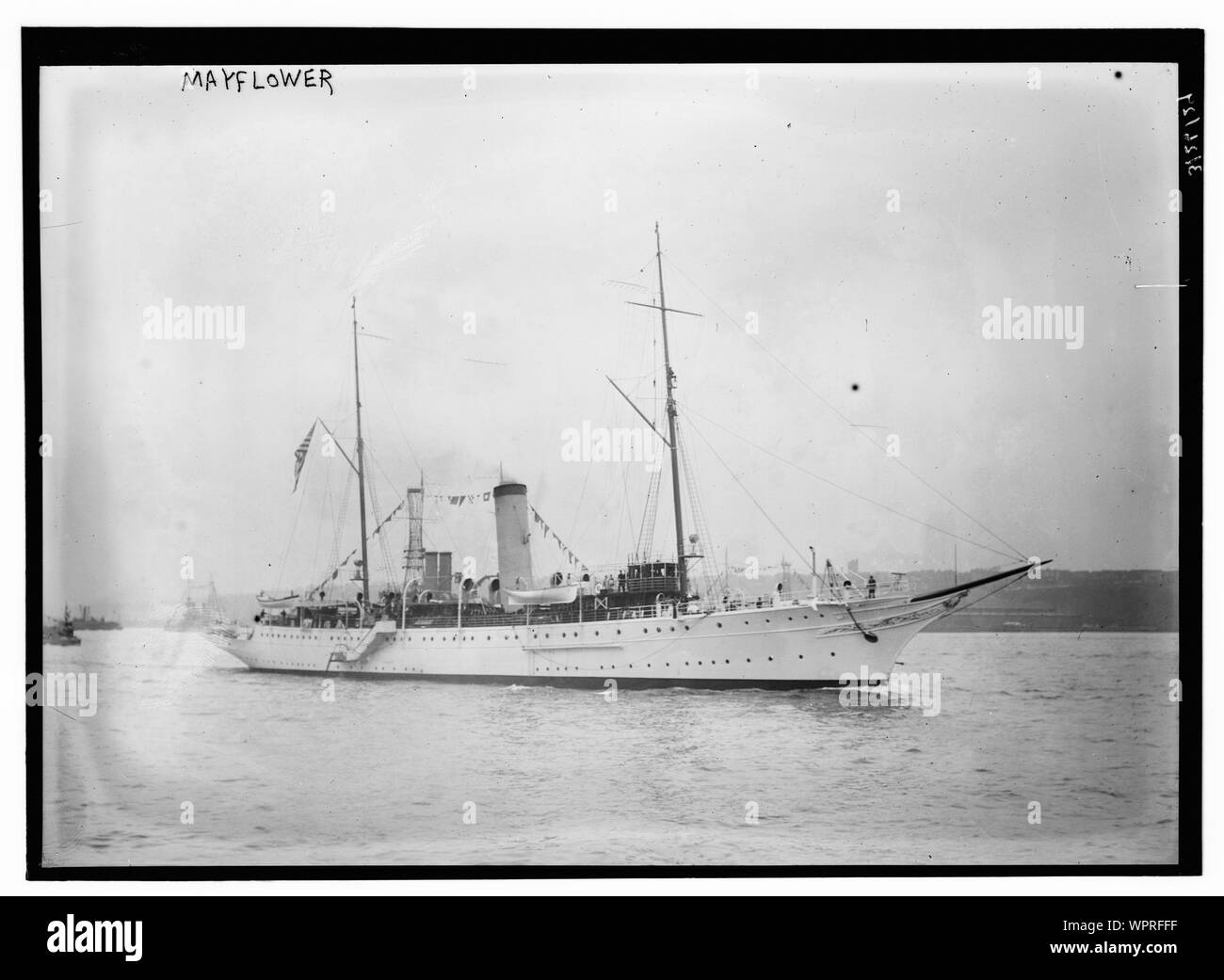 Mayflower 1620 Black and White Stock Photos & Images - Alamy