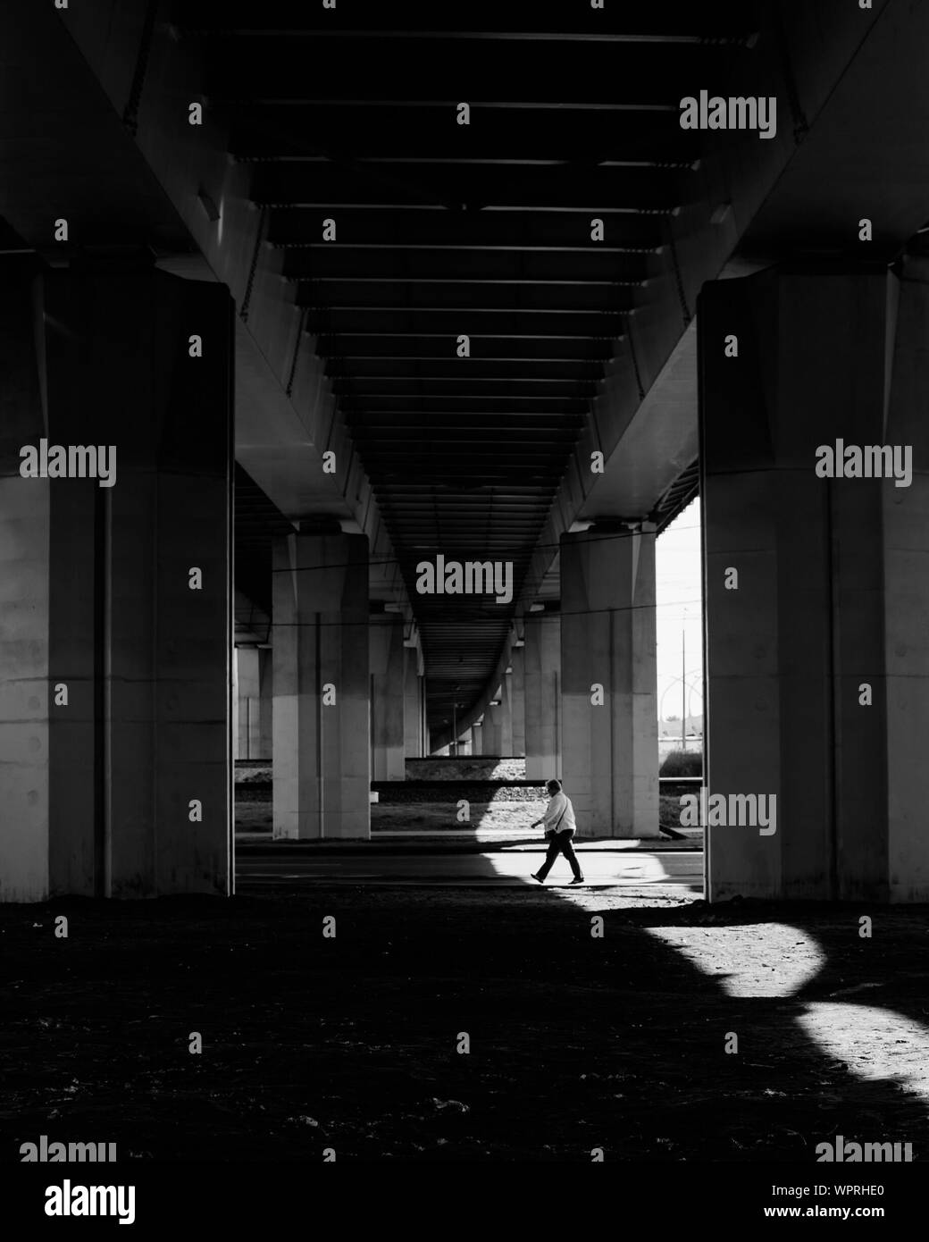 Pathway under bridge hi-res stock photography and images - Alamy