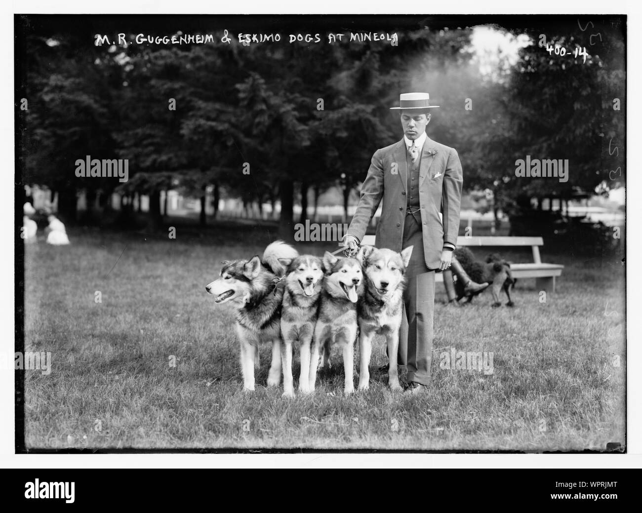 Eskimo travel Black and White Stock Photos & Images - Alamy