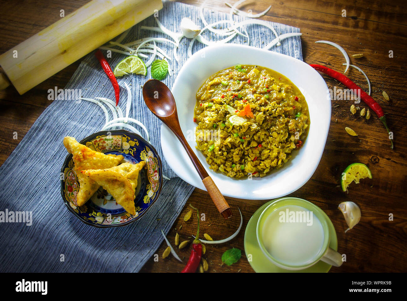 Samosa on table hi-res stock photography and images - Alamy