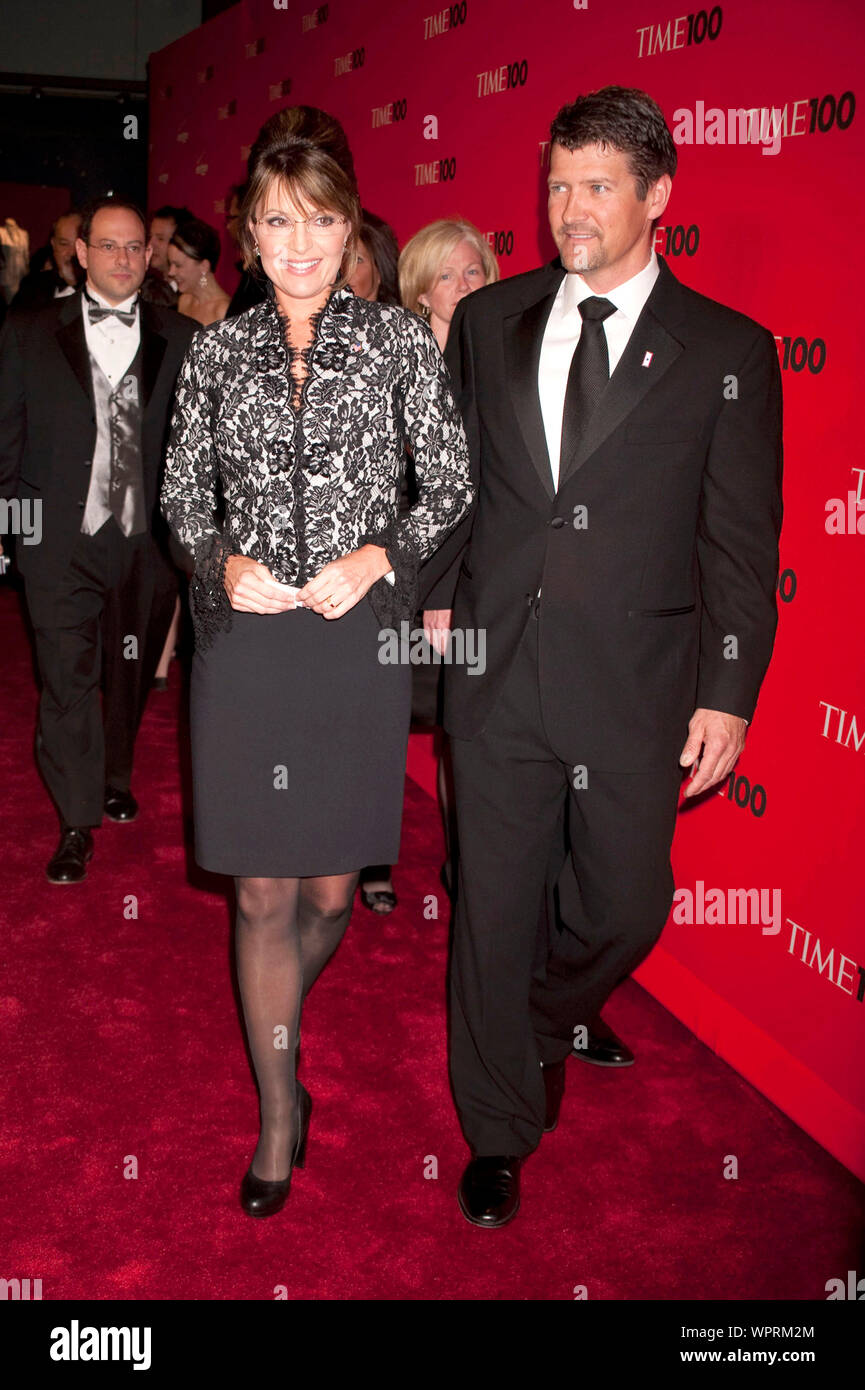 Sarah Palin and husband Todd Palin at Time's 100 most influential ...